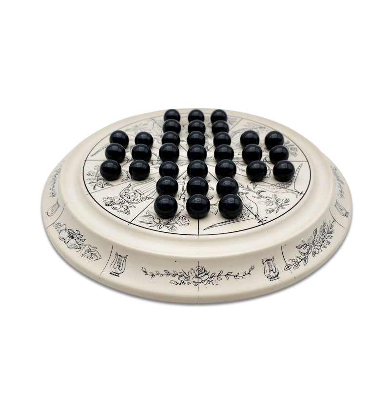 Resin Vintage – Style Solitaire Board With Black Marbles – Wearenotashop