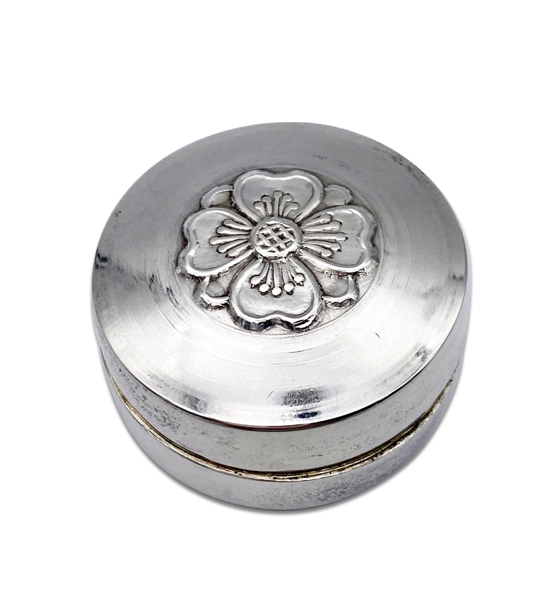 Round Vintage Silver Pill Box With Tudor Rose Lid – Circa 1900s ...