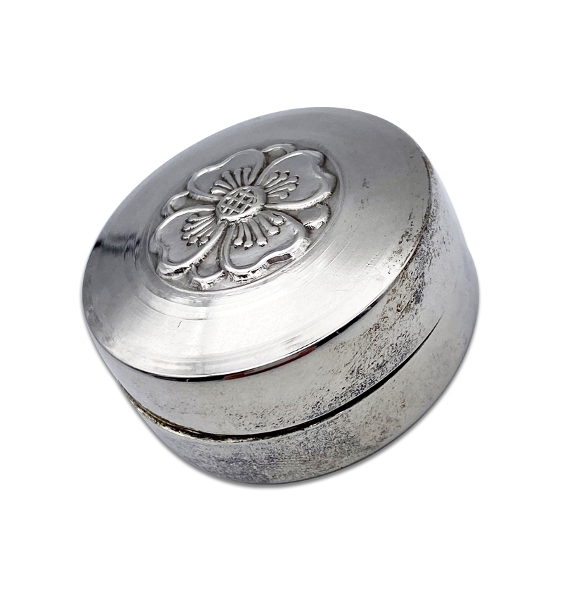 Round Vintage Silver Pill Box With Tudor Rose Lid – Circa 1900s ...